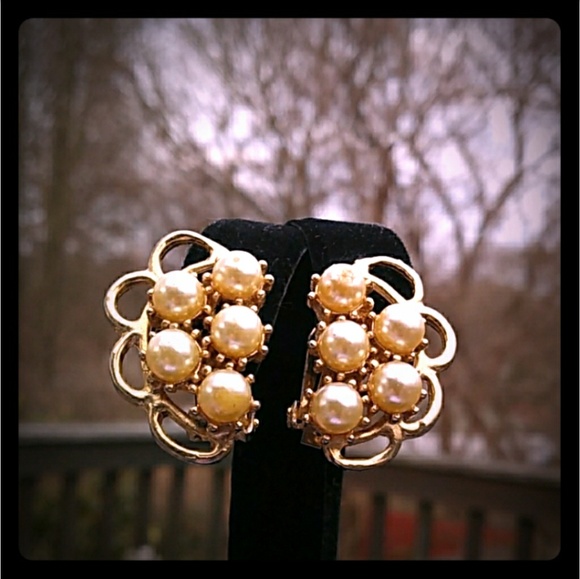 Vintage | Jewelry | Vintage Gold Plated Faux Pearl Clusters Clipons ...